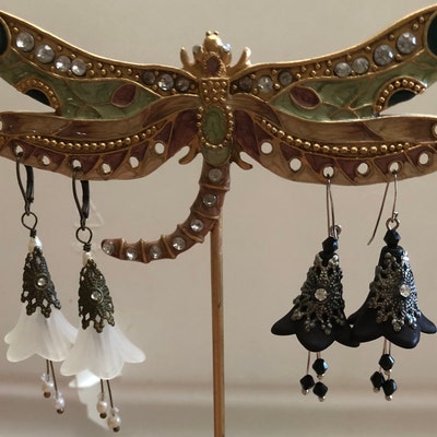 30 Pcs Mixed Color Lucite Flower,trumpet Flower,22 Mm,colorful Lucite ...