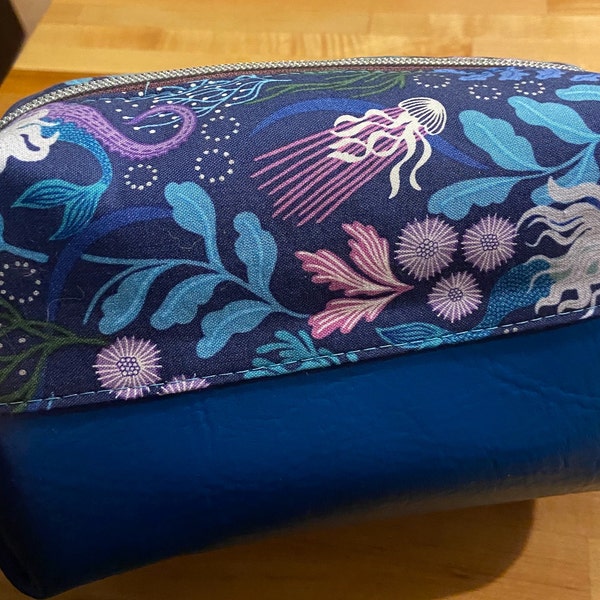 Mermaid Fabric, Jellyfish and Stingray Metallic by Lewis and Irene ...