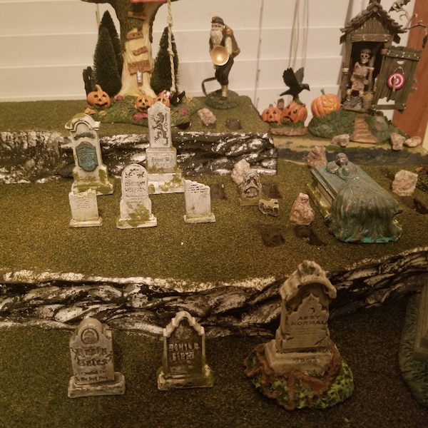 Set of 3 Distressed Miniature Tombstones , Cemetary - Etsy