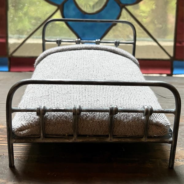 1:12 Scale Black Dollhouse Bed Frame, Modern Miniatures - Etsy