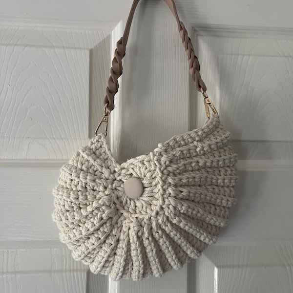 Crochet Sea Shell Pouch Pattern Crochet Seashell Bag Nautilus Purse for ...
