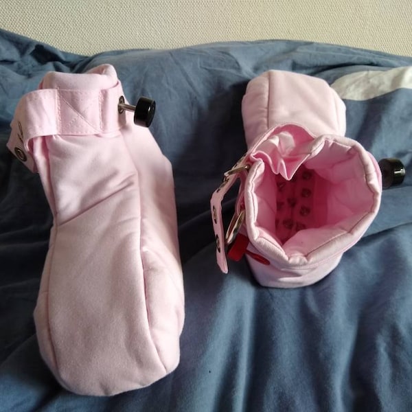 Crawling Habit Training Restraining Booties With Spikes and Segufix ...