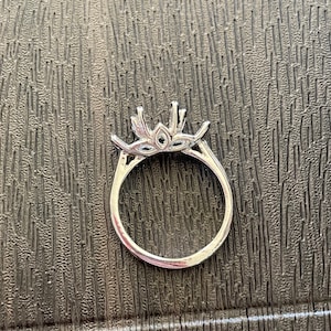 Trellis Three Stone Ring Mounting in 14k Gold - Etsy