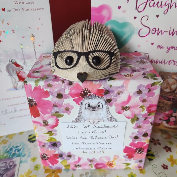 Medium Emerald Wedding Anniversary Hedgehogs - Etsy UK