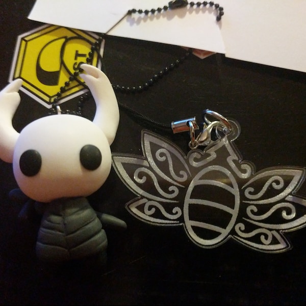 Hallownest Symbol Keychain, Charm, or Necklace || Hollow Knight ...