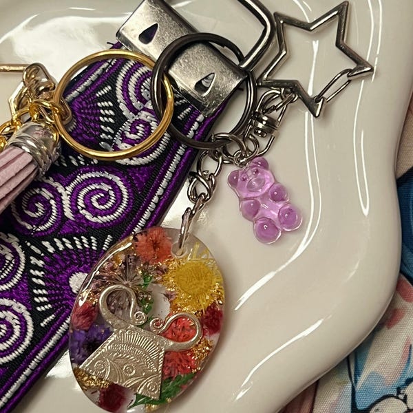 Hmong Keychains, Resin Floral Keychains, Phiaj- Made to Order - Etsy