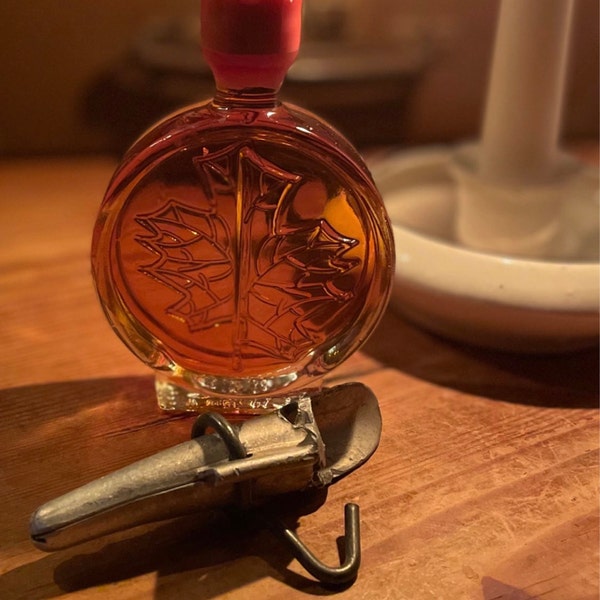 Pure Canadian Maple Syrup in Maple Leaf-shaped Bottle - Artisanal ...