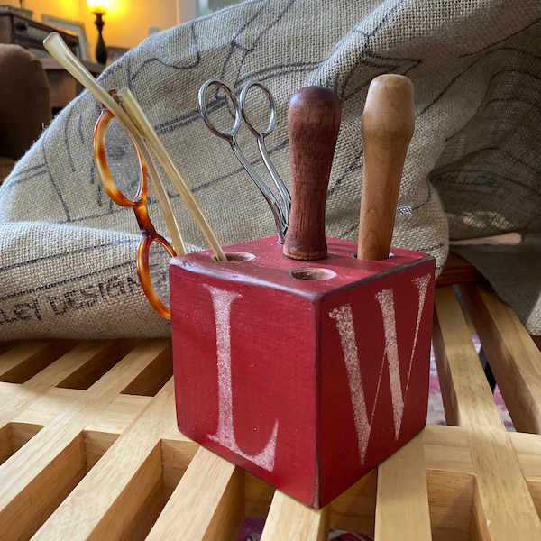 Primitive Hook Keeper for Rug Hooking and Scissors Robin - Etsy