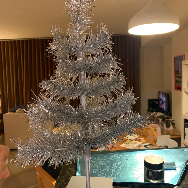 18" Silver Tinsel Christmas Tree Table-top Centerpiece Tree 18" Retro ...