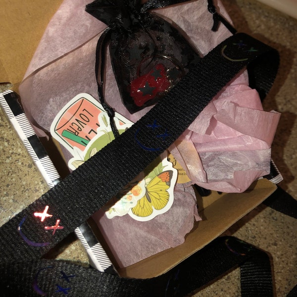 Louis Tomlinson Smiley Lanyard - Etsy