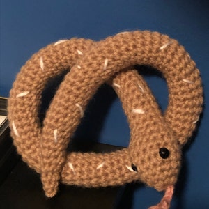 Pretzel Snake Crochet Pattern - Etsy