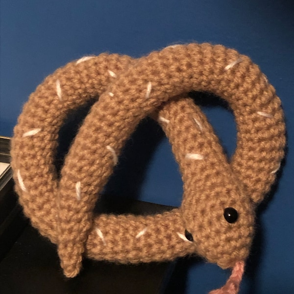 Pretzel Snake Crochet Pattern - Etsy