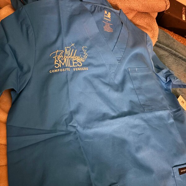 Custom Embroidered Scrubs Set: Personalized Salon Uniform - Etsy