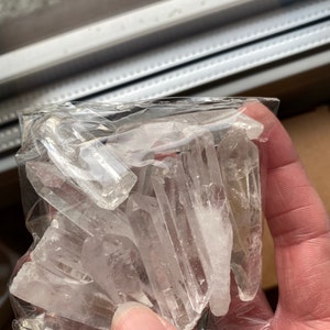 Un-drilled Raw Clear Quartz Crystal Points Rough Bulk Quartz Sticks ...