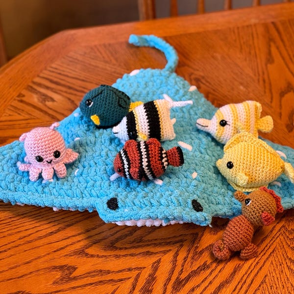 PATTERN: Viktor the Velociraptor - Crochet Raptor Pattern - Amigurumi ...