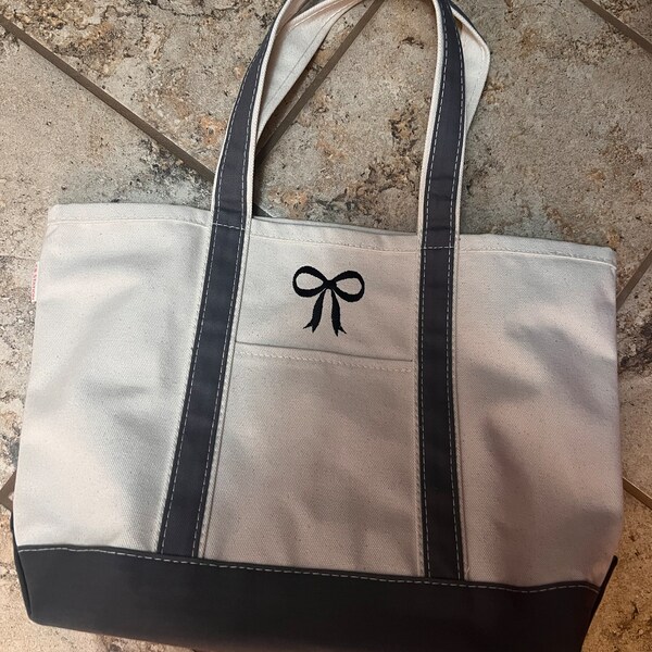 Pink Bow Keychain / Bow Embroidered Keychain / Coquette Bow Embroidery ...