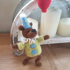 Felt and Dandy Dancing Bear Needle Felting Kit - Etsy