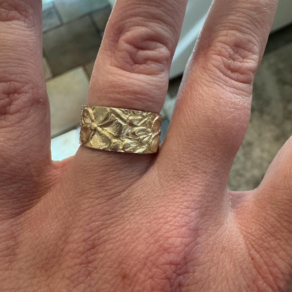 14k Gold Hammered Rustic Men Wedding Band, 7mm Handcrafted Classic ...
