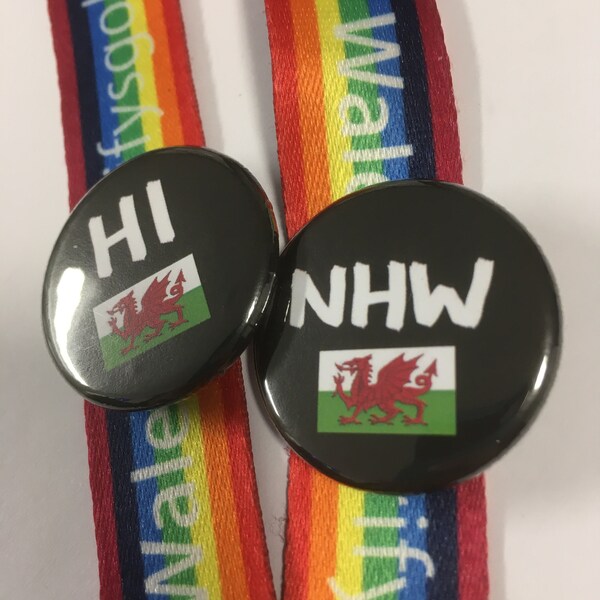 Carden Post Cymraeg 'cariad Yw Cariad' Llwy Bren Enfys // Welsh 'love ...