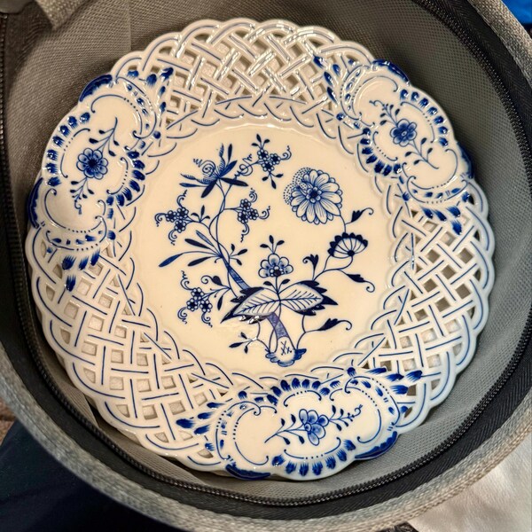 Antique Rare Meissen Blue Onion Porcelain Teapot With Metal Handle 9x8 ...