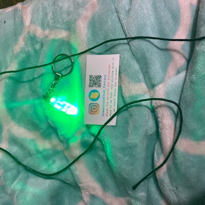 Star Wars Lightsaber Kyber Crystal 100 % Handcrafted Glowing Replica ...