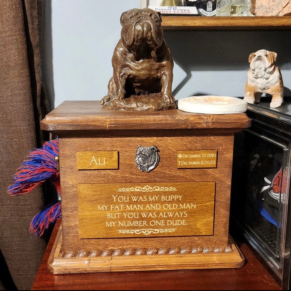 English Bulldog Sitting - Exclusive Urn for Dog Ashes With a Statue ...