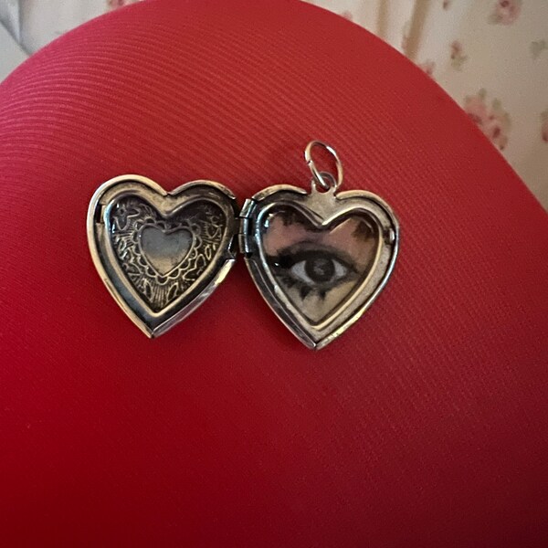 Custom Handpainted Lover's Eye Locket - Etsy Canada