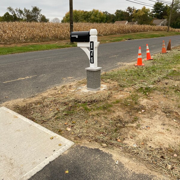 Hanging Reflective Mailbox Post Sign, Ariel Font, up to 5 Numbers - Etsy