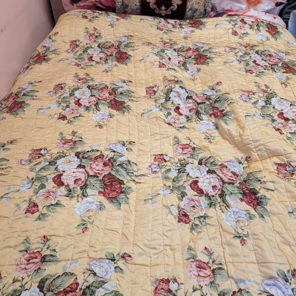 Boutis Style Quilt Cabbage Roses Shabby Chic French Provincial - Etsy