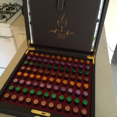 Sommelier Wine Aroma Kit by Aromaster 88 Wine Aromas the Wine Aroma Wheel and Game Board ...