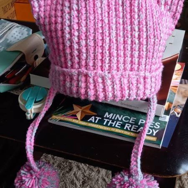 Intricate Irish Crochet Inspired Neck Warmer Pattern - Get Creative ...