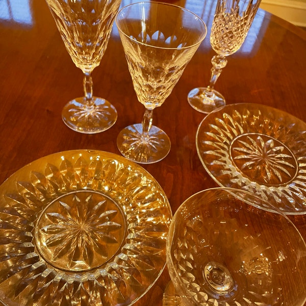 Vintage Set of 4 Quezel Art Glass Shades, Threaded Hearts and Vine ...