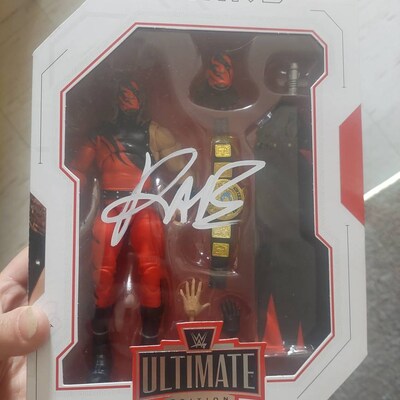 Christian Bale & Mark Wahlberg Signed Autographed Sports Illustrated ...