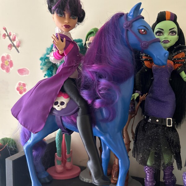 Monster High Basic Signature Wave 3 Operetta Phantom Doll and Pet ...