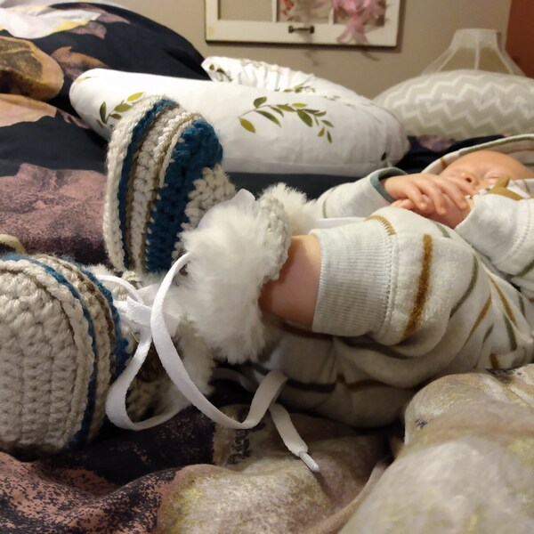 Crochet Hiking Baby Booties: Acrylic Yarn, Gender Neutral - Etsy