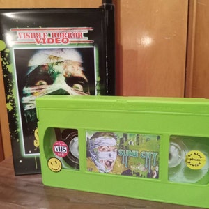 VHS Button Set Retro 80s Horror 1 Pin Gift Pack Nostalgic Tape Fan Be ...