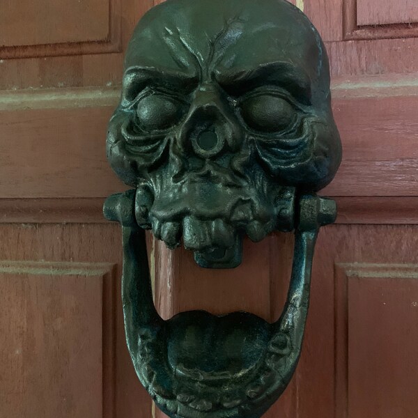 Skull Door Knocker,cast Iron,patina,rust ,dimensions 9.45" X 5.51" - Etsy