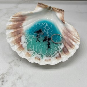 Large Ocean Resin Shell Ring Dish Hand Drawn Great White or - Etsy