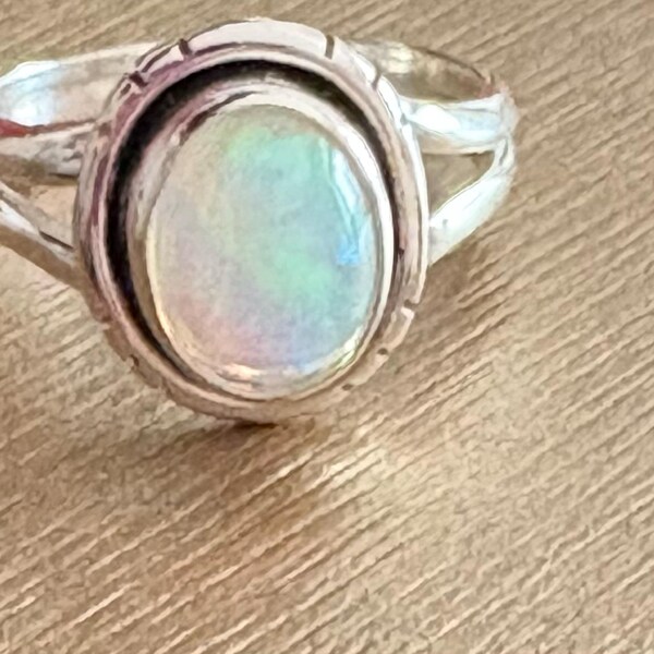 Natural 5 Carats Round Snow Opal, Opal With Full Fire Round Opal ...