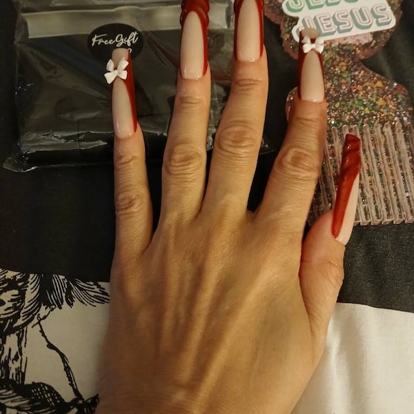 XL Sparkling Duck Press on Nails. These Nails Have an Elegant Gold ...