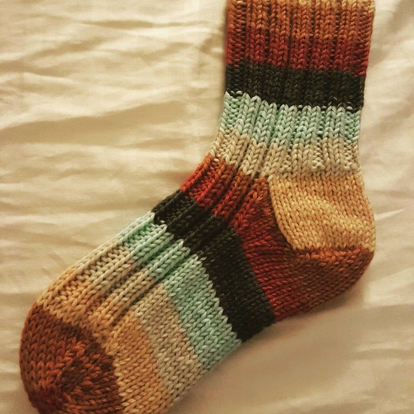 Easy Basic Worsted Weight Sock Knitting Pattern - the Thicksgiving ...