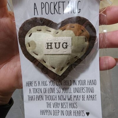 A Hug From Mom to Make Everything Better Pocket Hug From Mom Mom Hug ...