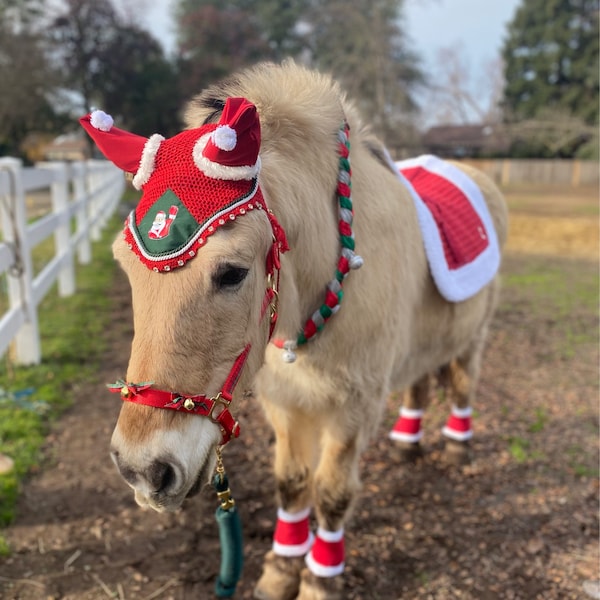Sleigh Bells Neck Wreath for Horse or Pony | Horse Neck Wreath | Neck ...