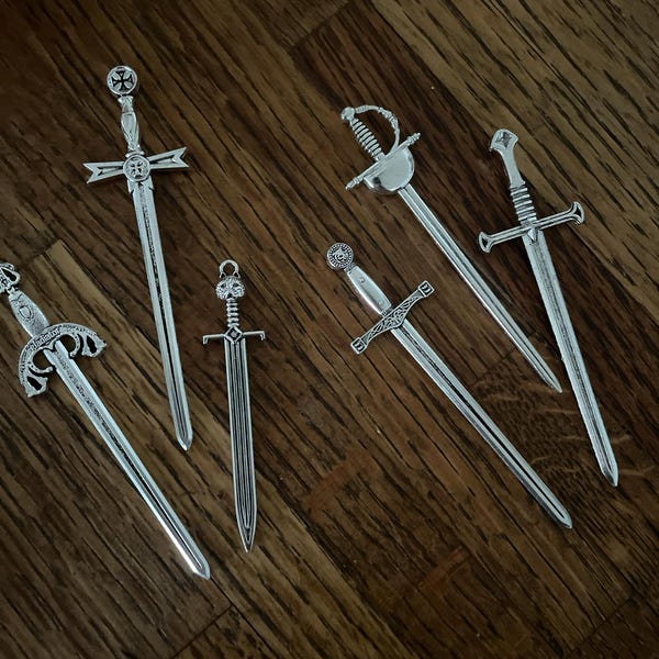 Medieval Sword Bookmark, Knight Cottage Core Bookmark, Fantasy Bookmark ...