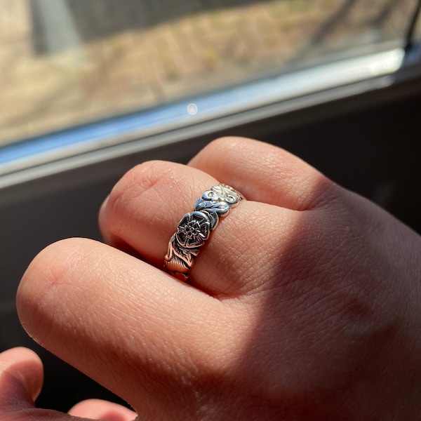 Sterling Silver Floral Poesy Ring: Tudor Style Wedding Band - Etsy