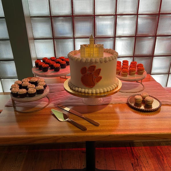 UNC Old Well Cake Topper: Tar Heels Graduation Party Decor, UNC Wedding ...