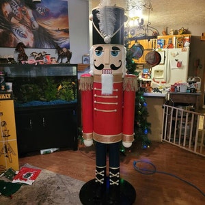 6 1/2 Foot Nutcracker Instructions ..face Template and Supply List ...