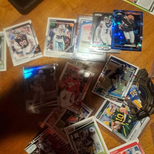 NFL FOOTBALL Hot Packs - 15 Cards - 5 Rookies - Look for Autographs ...