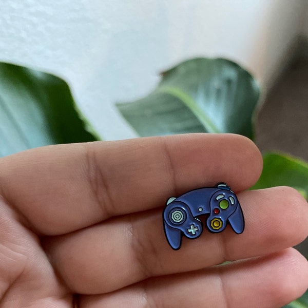 Nintendo Gamecube Controller Enamel Lapel Pin in 6 Colors - Super Smash ...