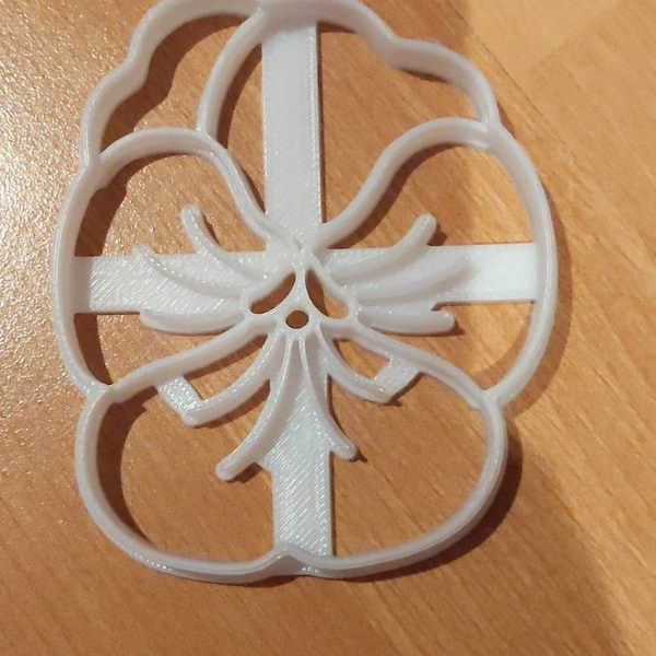 Pansy Flower Cookie Cutter | Bakerlogy Biscuit Cutters Garden Flowers ...